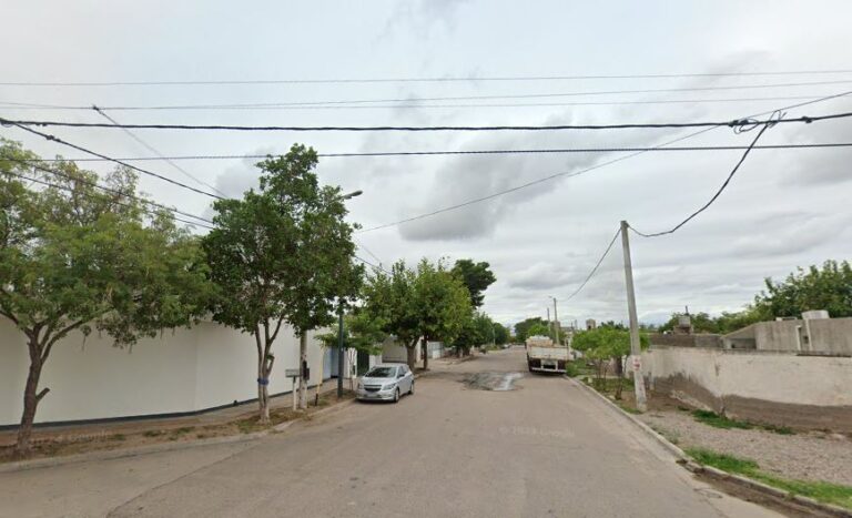 Violento arrebato en el barrio Benjamín Rincón: motochorros tiraron al ...